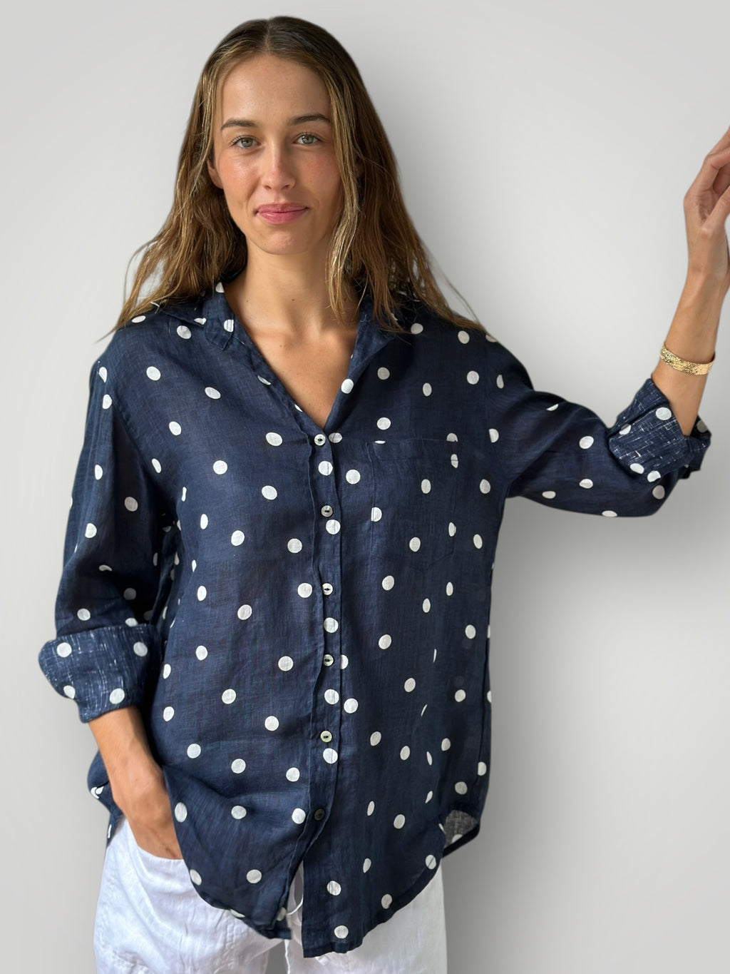 erika shirt - navy spot linen – frockk
